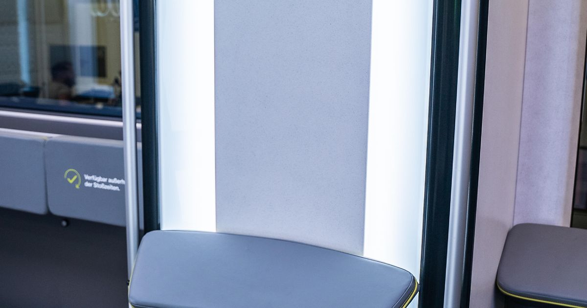 Transluzente Paneele mit integrierter Beleuchtung